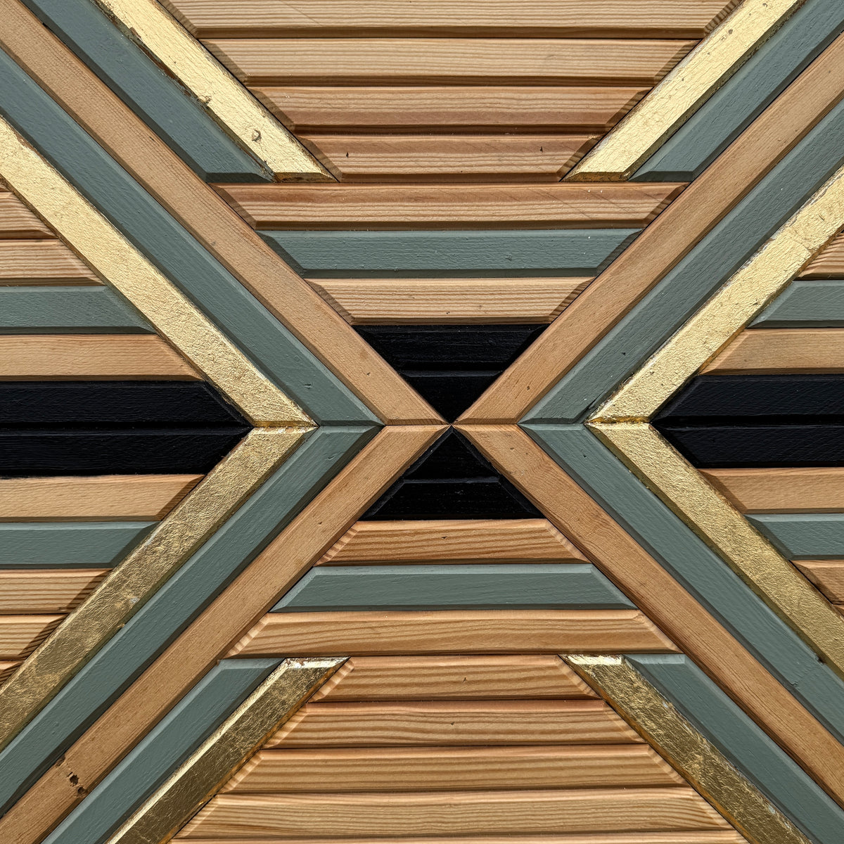 HUNTER – The House of Timber